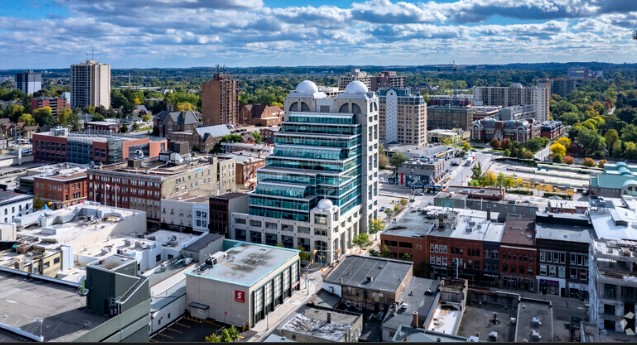 Expériences et défis des immigrants dans la région de Waterloo ...